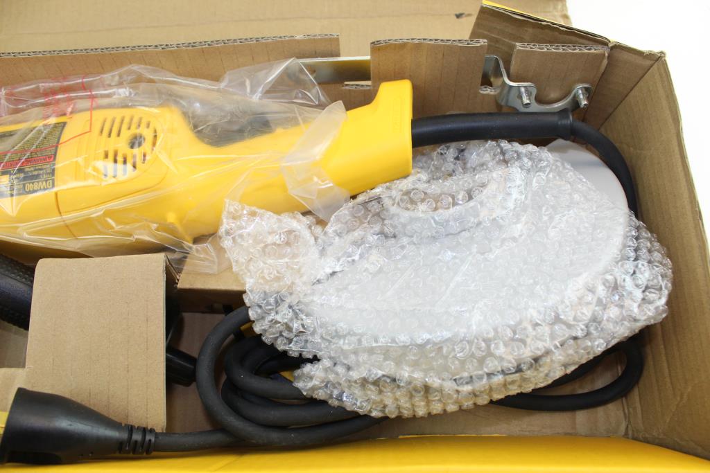 DeWalt DW840 7" Medium Angle Grinder | Property Room