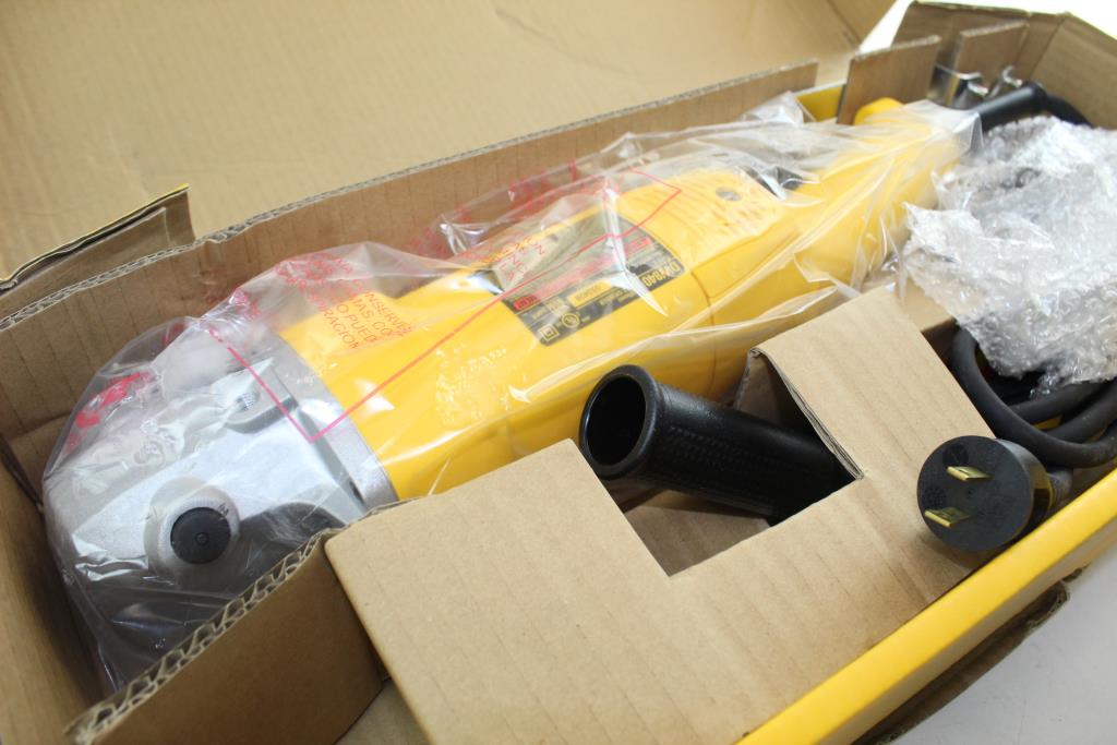 DeWalt DW840 7" Medium Angle Grinder | Property Room