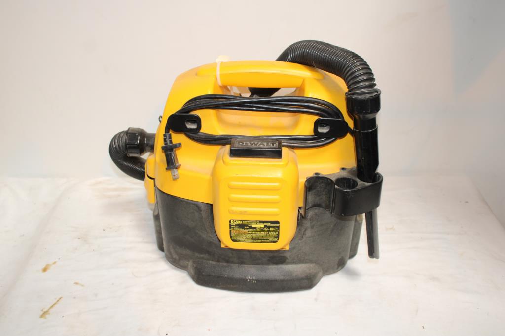 DeWalt Heavy Duty 2 Gallon Cordless/Corded Wet/Dry Vacuum, DC500 ...