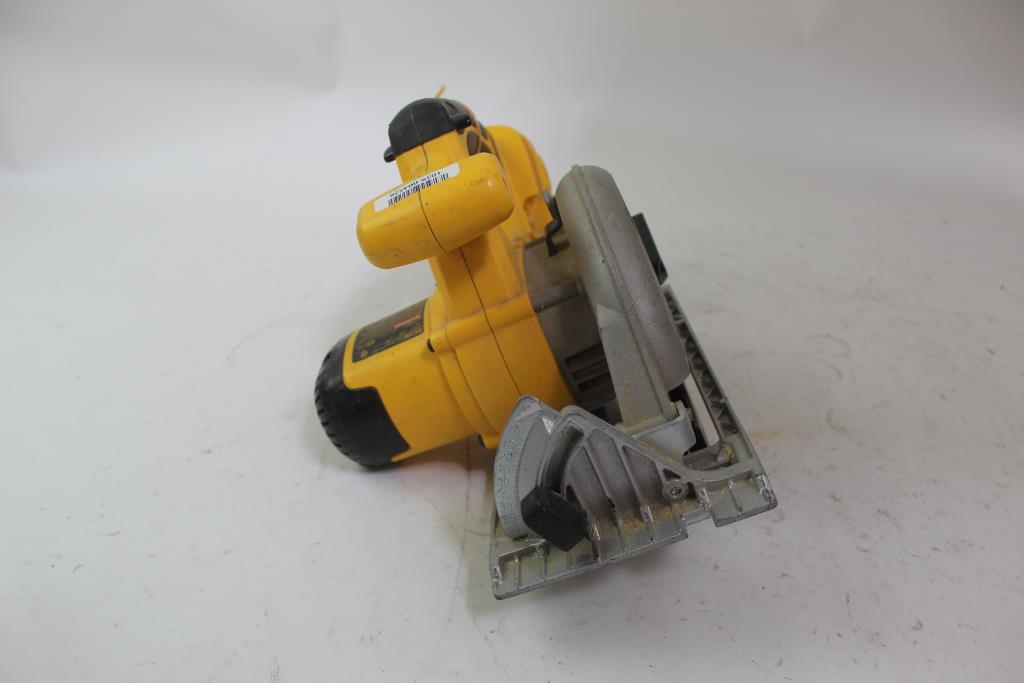 DeWalt Model DC390 Cordless Circular Saw | Property Room