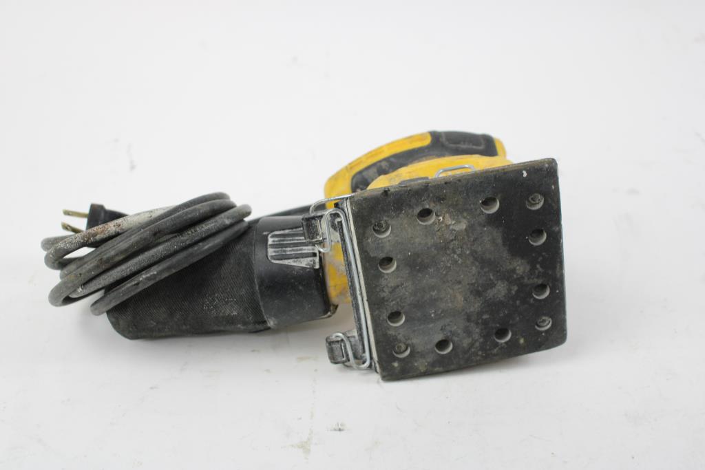 Dewalt Palm Sander, Bolt Set And More With Dewalt Tool Bag, 3+ Pieces ...