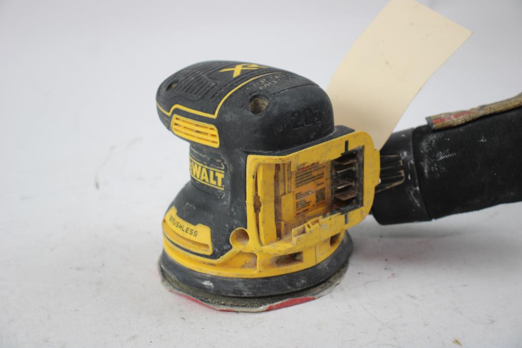 Dewalt Random Orbit Palm Sander | Property Room
