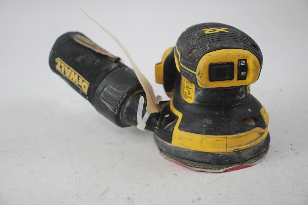 Dewalt Random Orbit Palm Sander | Property Room