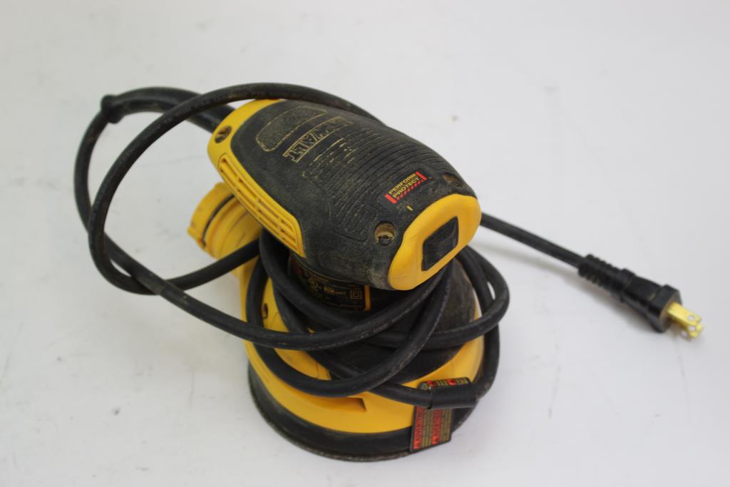 Dewalt Random Orbit Palm Sander With Tool Bag | Property Room