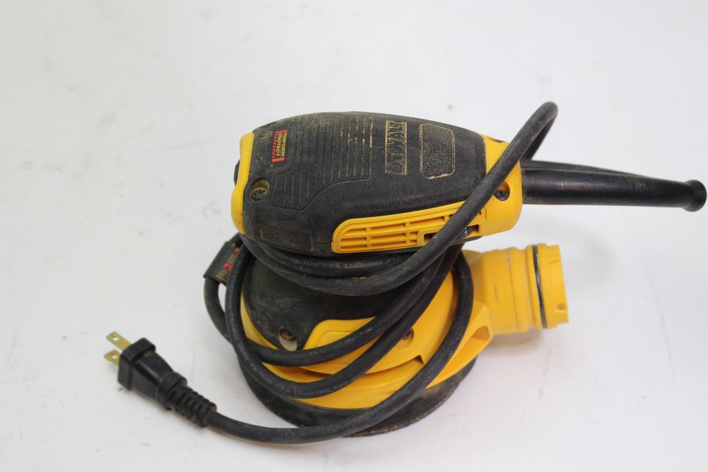 Dewalt Random Orbit Palm Sander With Tool Bag | Property Room