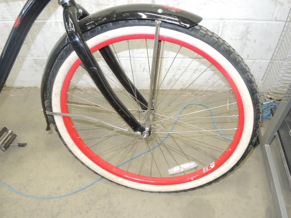 Diamondback Cruiser Bike | Property Room