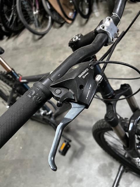 Diamondback Response XE 26 Inch Mountain Bike | Property Room