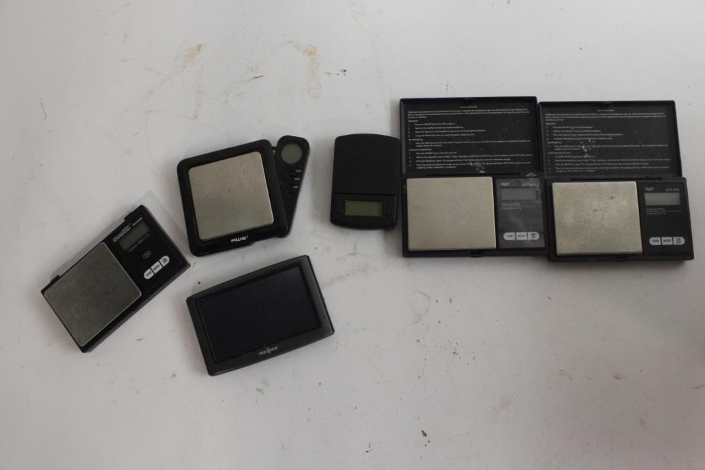 DigitZ And Other Digital Scales, 15+ Pieces | Property Room