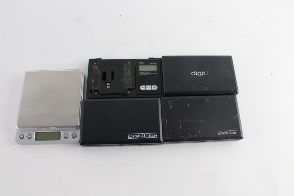 DigitZ And Other Pocket Scales, 8 Pieces | Property Room