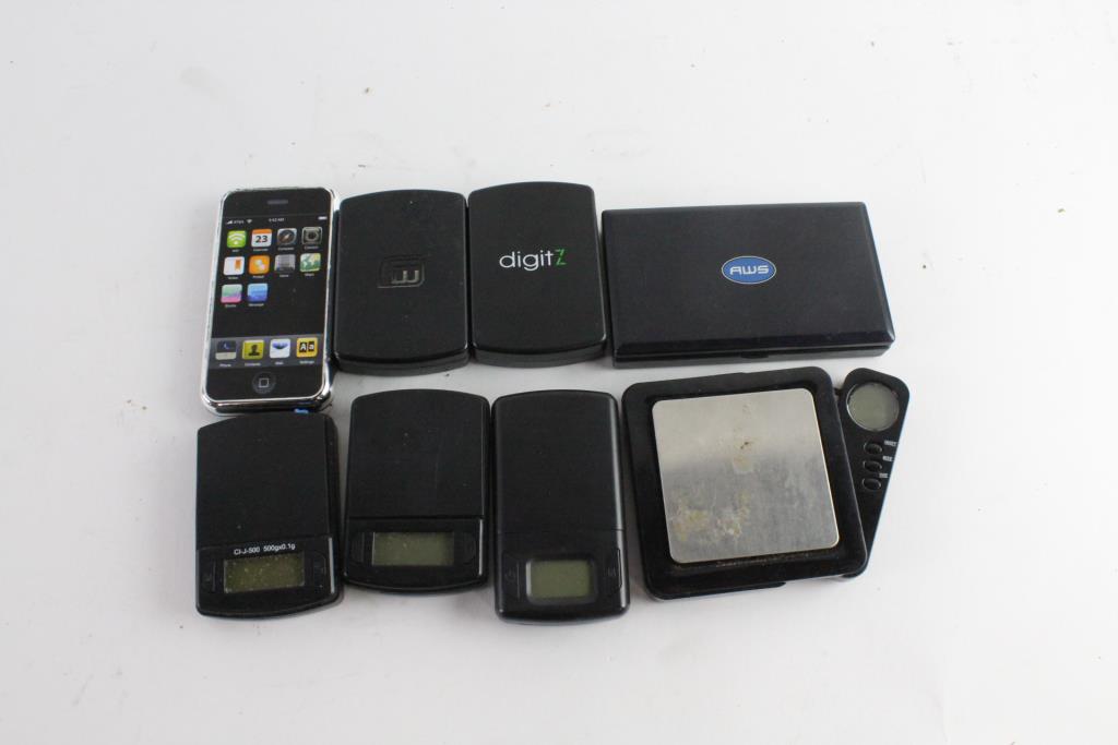 DigitZ And Other Pocket Scales, 8 Pieces | Property Room