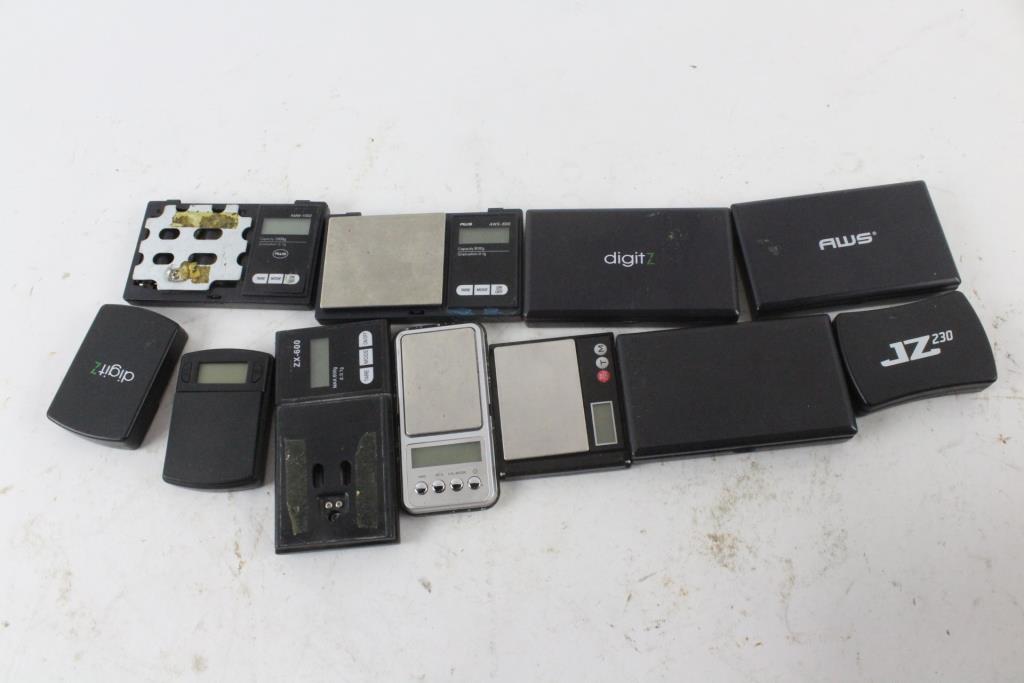 DigiWeigh And Other Digital Scales, 15 Pieces | Property Room