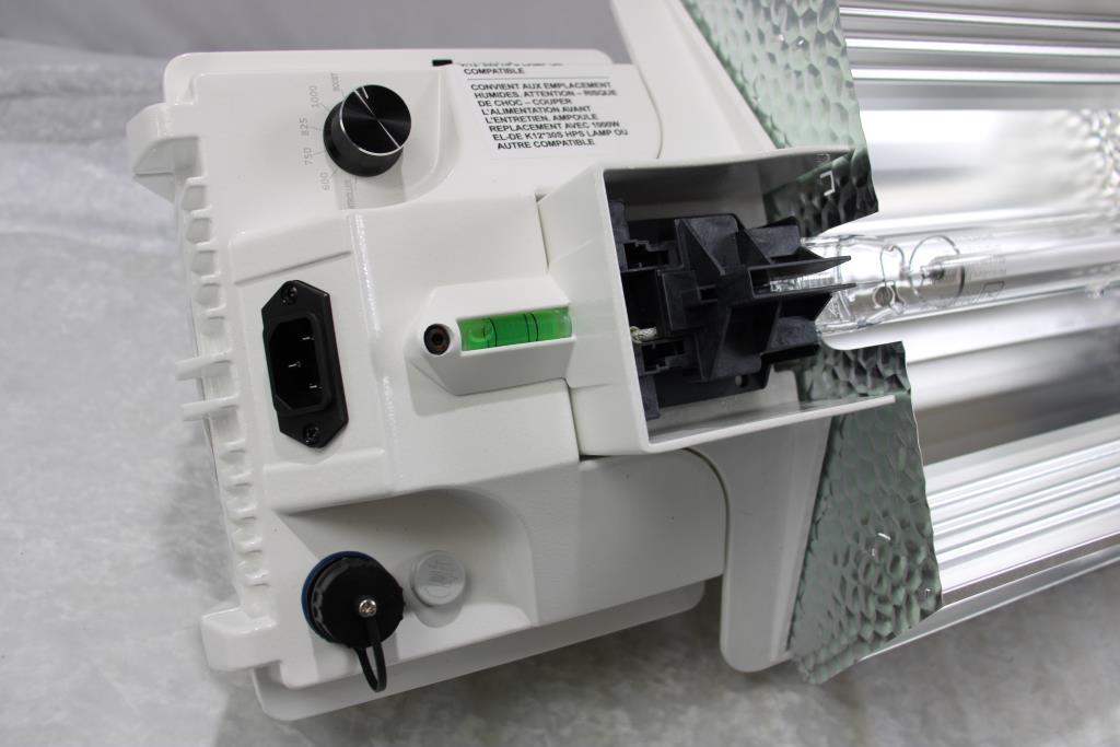 DLI Dutch Lighting Innovations 1000W DE 208/240V Fixture | Property Room