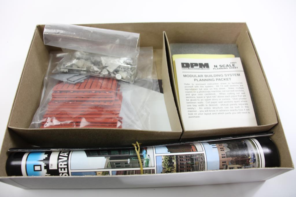 DPM N Scale Olsen Feeds & Larsen's Implement Building Kit | Property Room