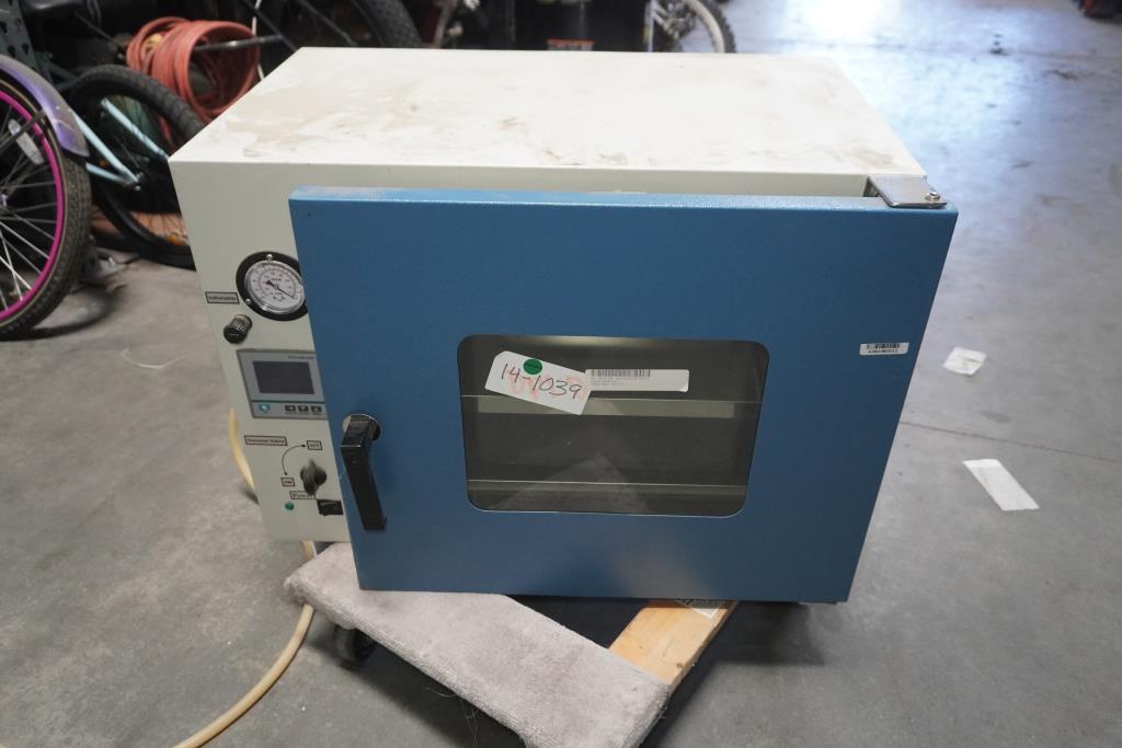 DZF-6050 Vacuum Oven | Property Room