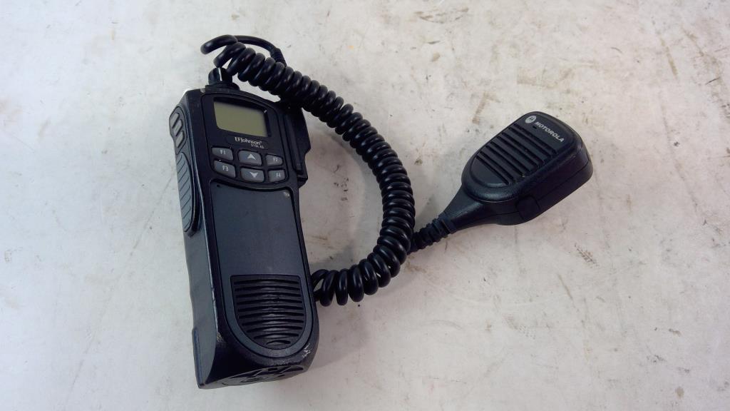 EF Johnson 51SL ES Portable Radio | Property Room