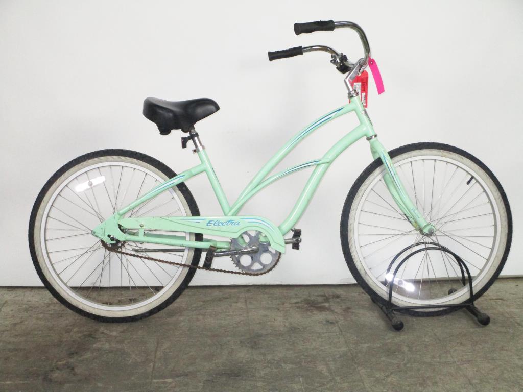 Electra Cruiser Beacher Cruiser Bike | Property Room