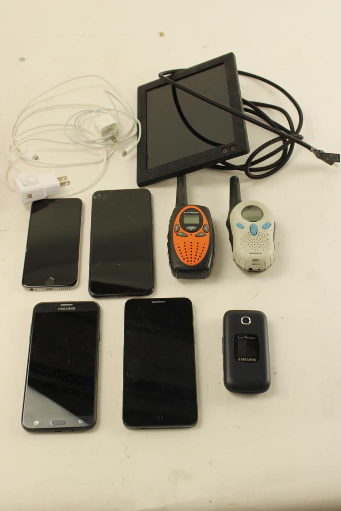 Electronic Lot, 5+ Pieces | Property Room