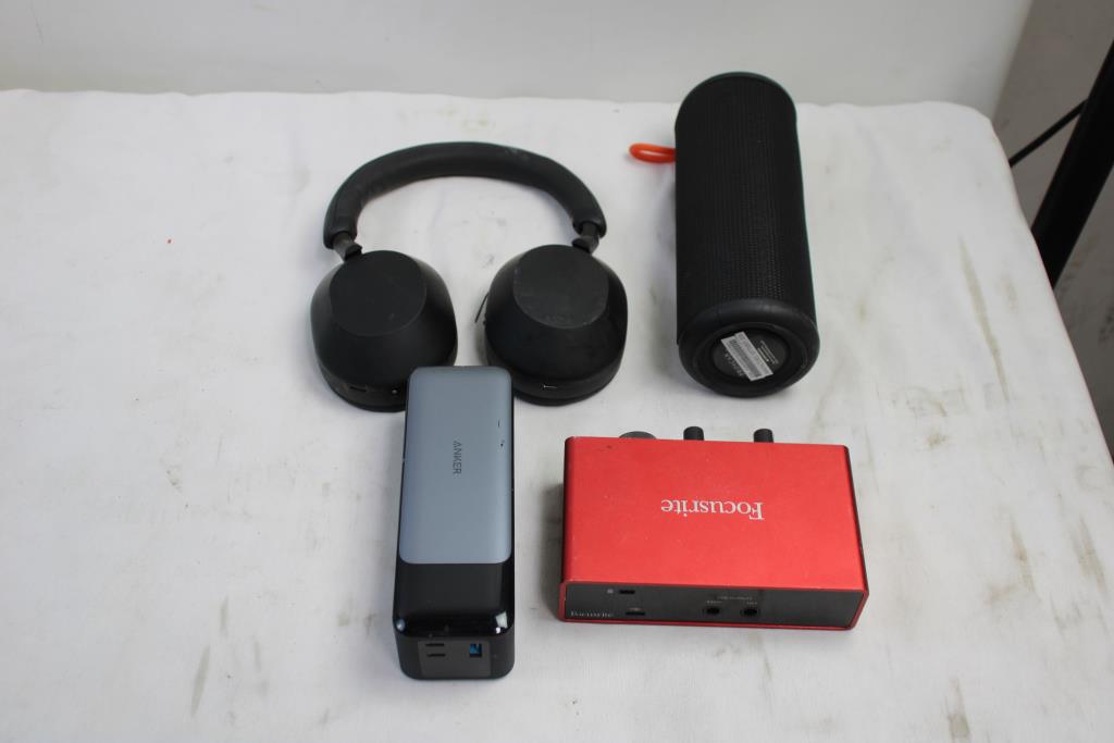 Electronics Mixed Lot - Cables, Speakers, and more | Property Room