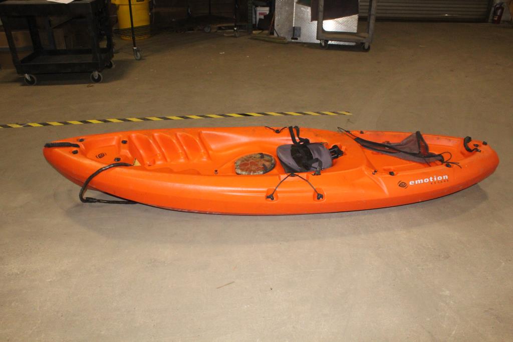 Emotion Spitfire 9 Kayak | Property Room