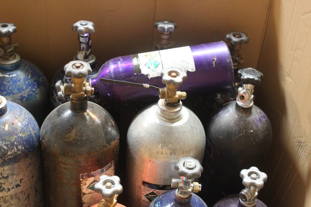 Empty Air Tanks; 17 Pieces | Property Room