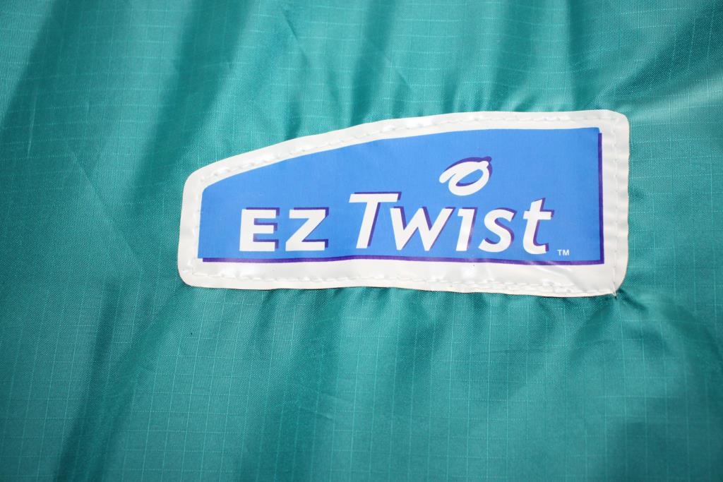 EZ Twist Technology Large Foldable Playhut | Property Room