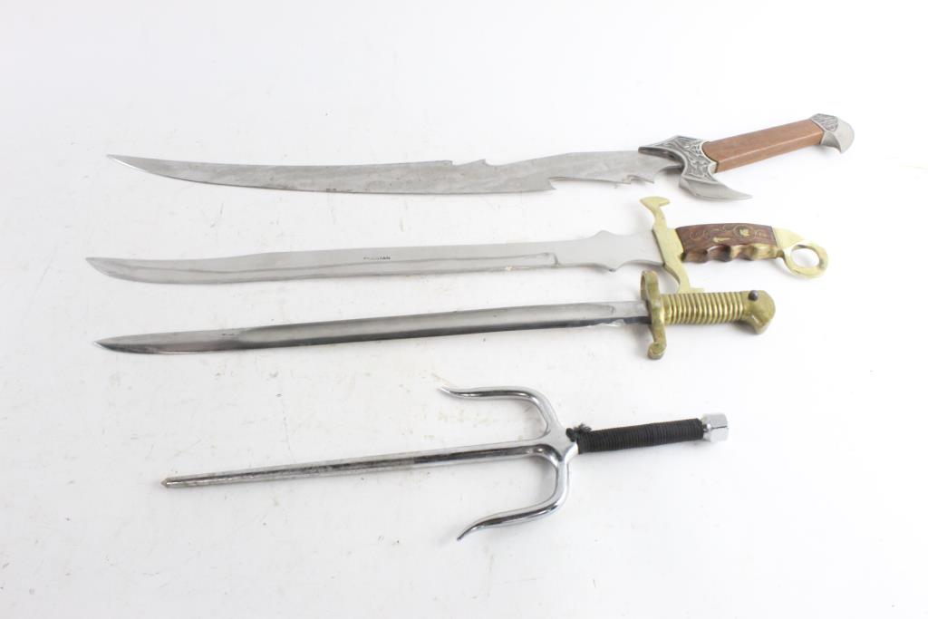Fantasy Sword And Sai, 4 Pieces | Property Room