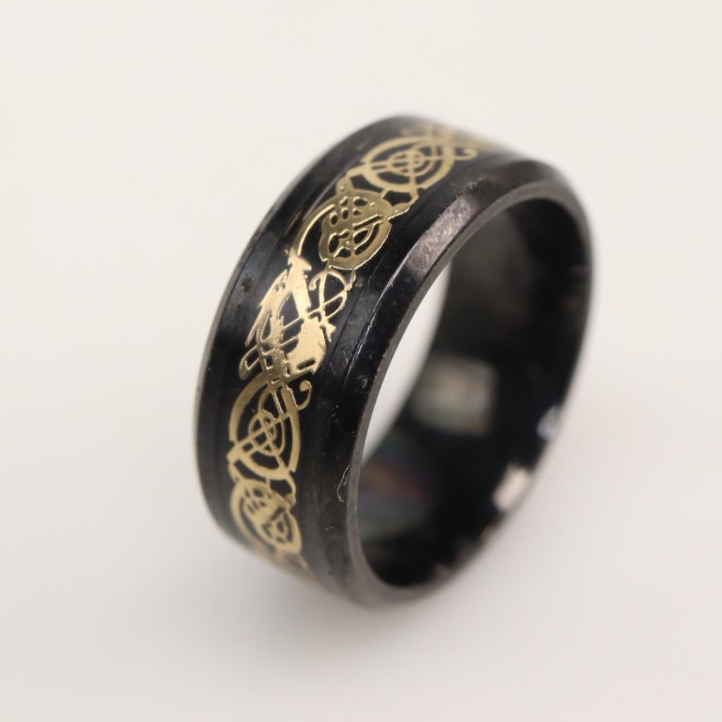 Fashion Band | Property Room