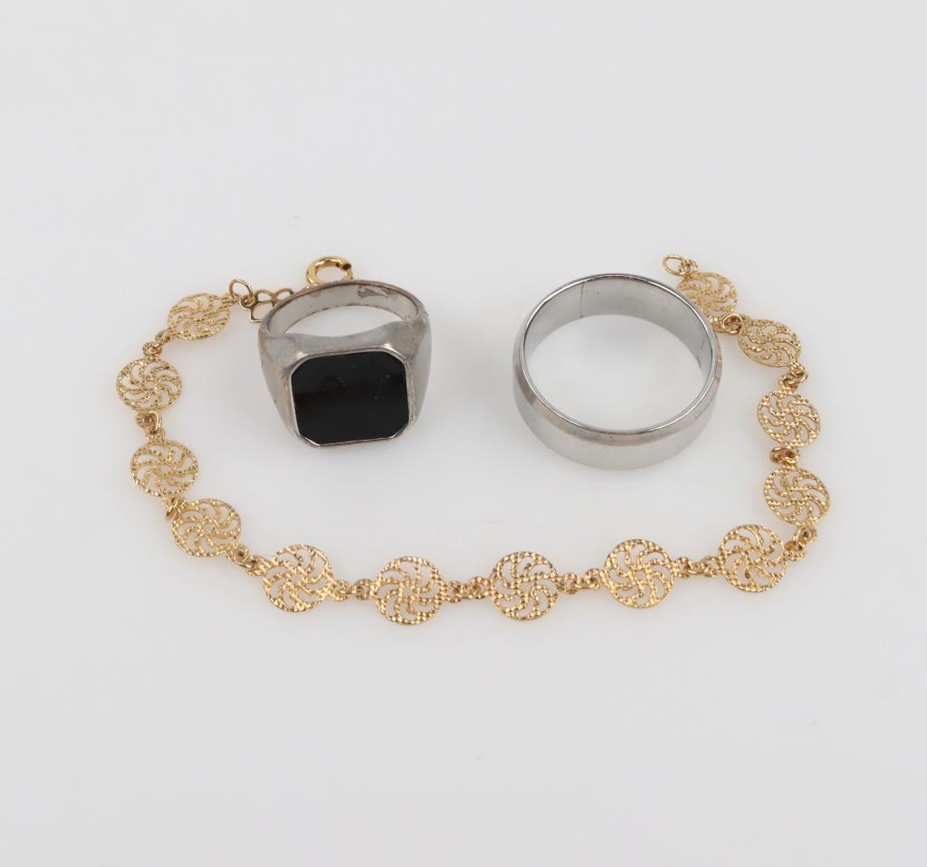 Fashion Rings And Bracelet, 3 Pieces | Property Room
