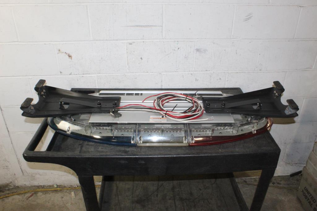 Federal Signal Arjent S2 Light Bar | Property Room