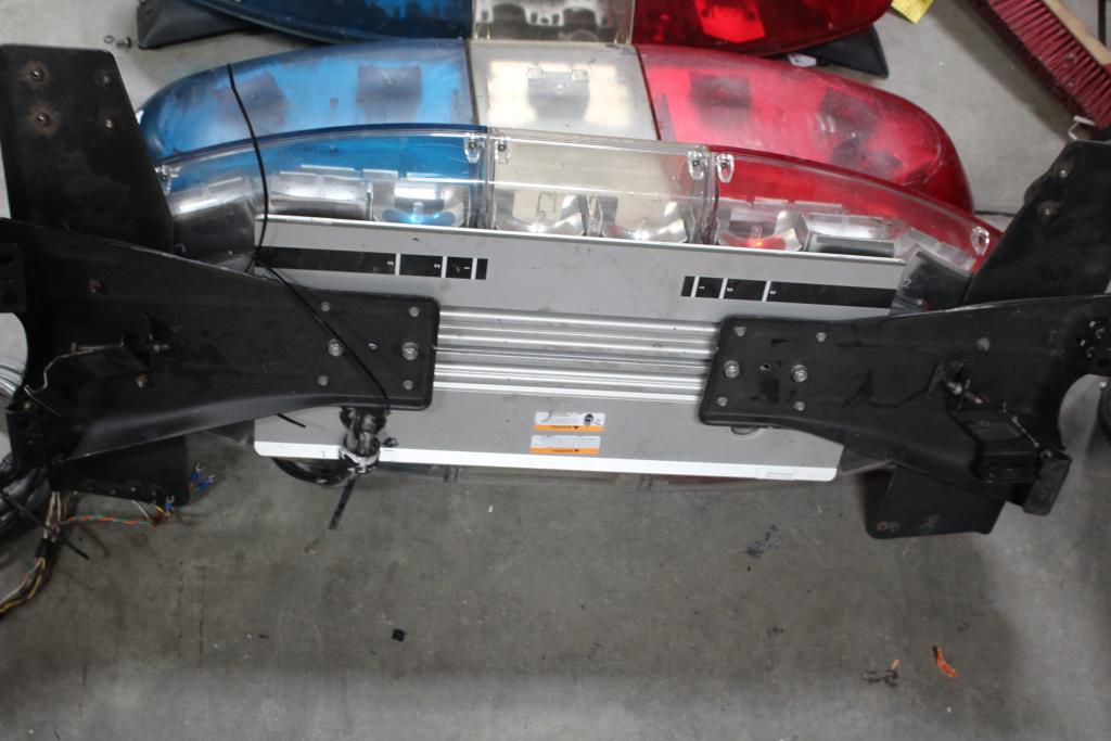 Federal Signal Corporation Vista SL Police Light Bar | Property Room