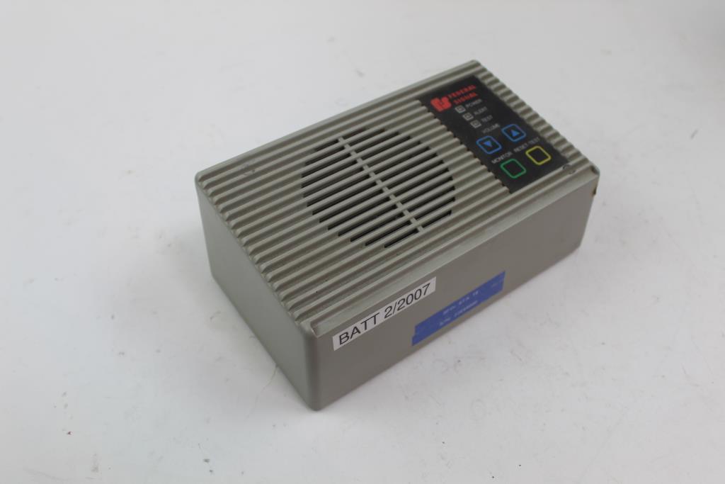 Federal Signla I-hio Radio Receiver | Property Room