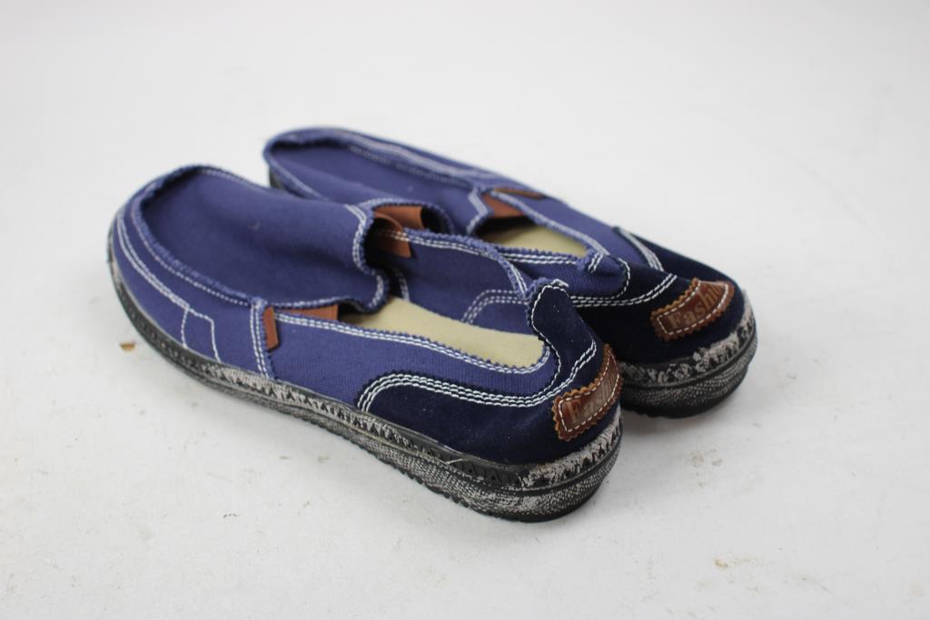 Feel The Difference Backpack, Shoes Size 11 | Property Room