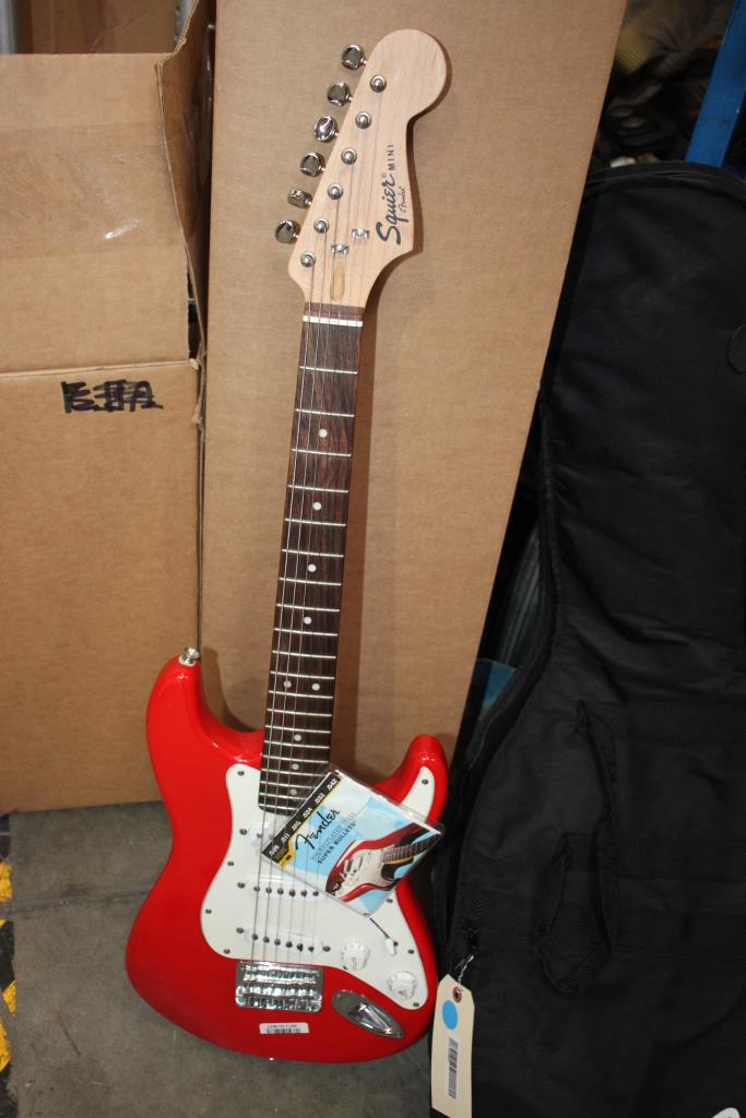 Fender Squier Mini 6-string Guitar Red/white/wood & Black Soft Fender ...