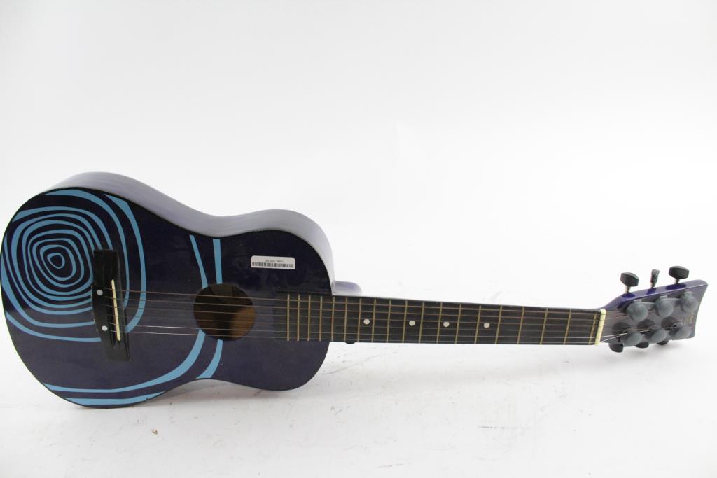 First Act Discovery Beginners Acoustic Guitar | Property Room