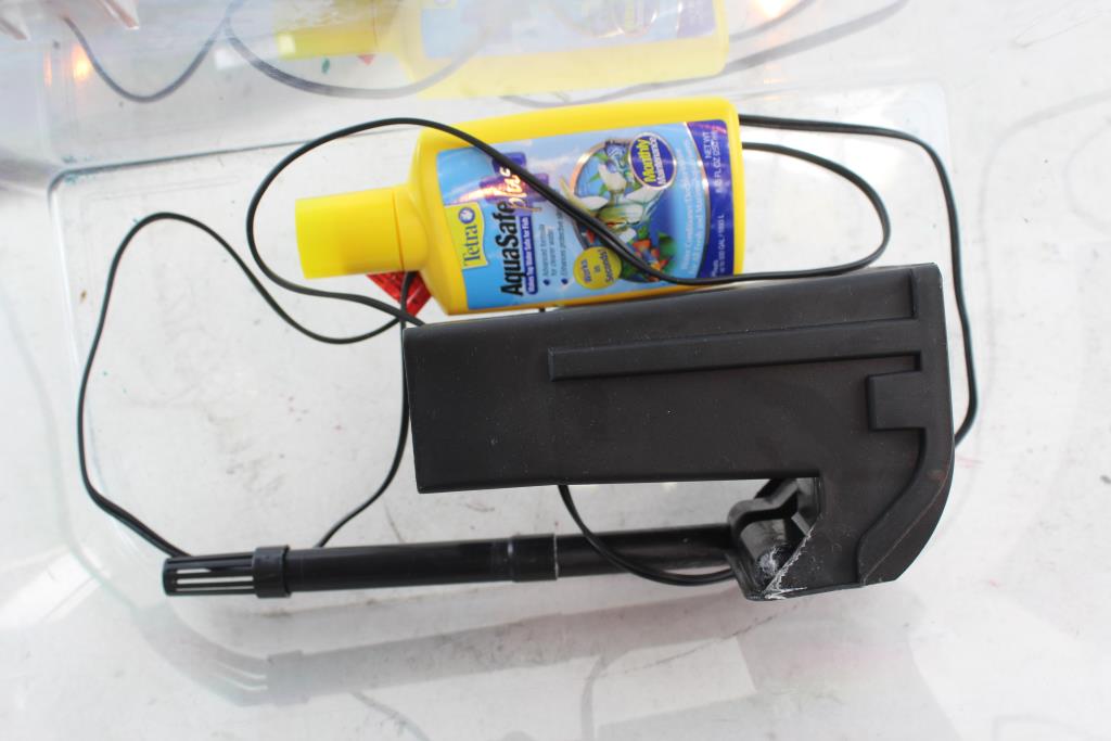 Fish Tank With Aqua Tech 5-15 Water Pump | Property Room