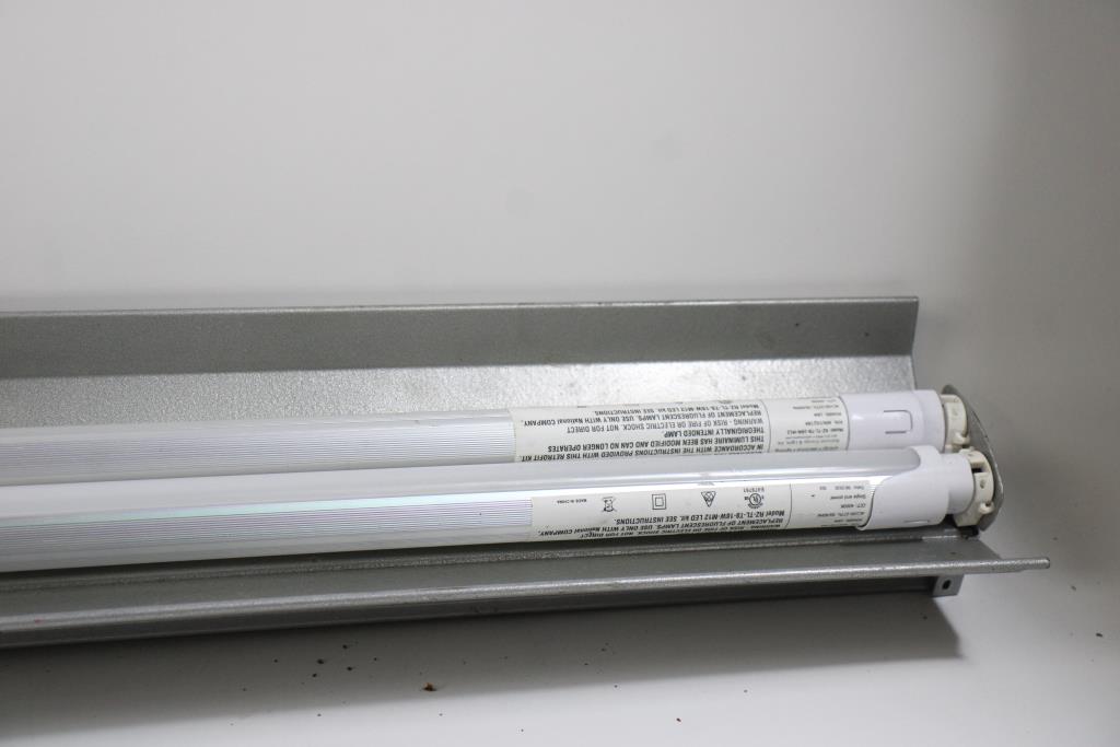 Fluorescent Light With 2 Bulbs | Property Room