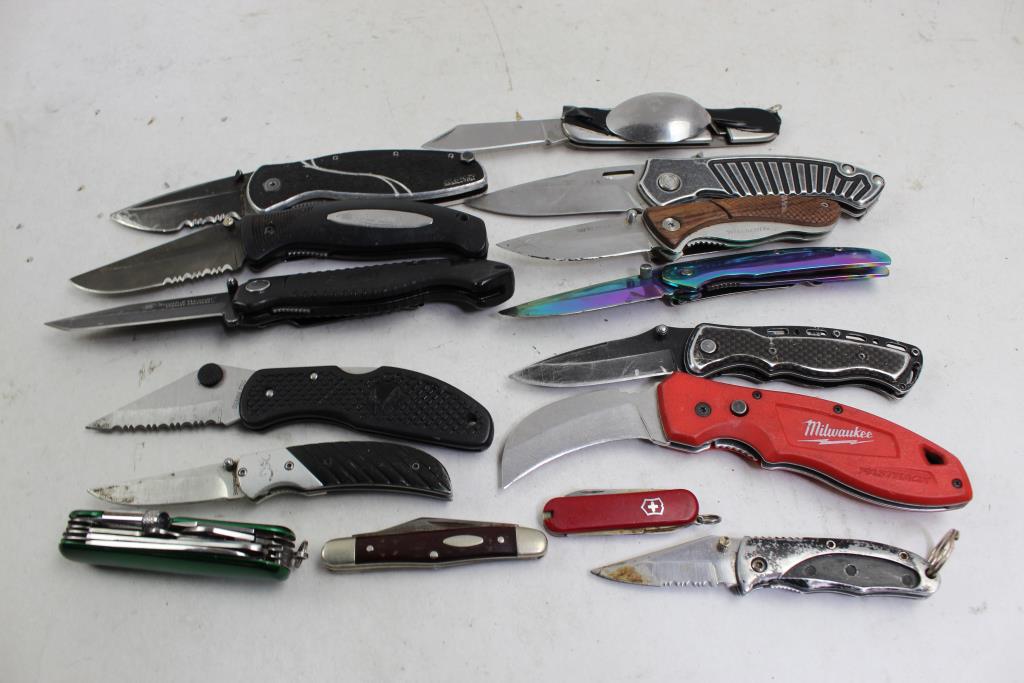 Folding Knives: Buck, Smith & Wesson, Winchester And More: 10+ Pieces ...