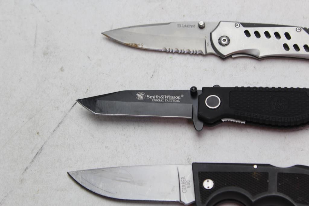 Folding Knives: Gerber 600, Buck 199, Smith & Wesson Cktacb: 3 Items ...