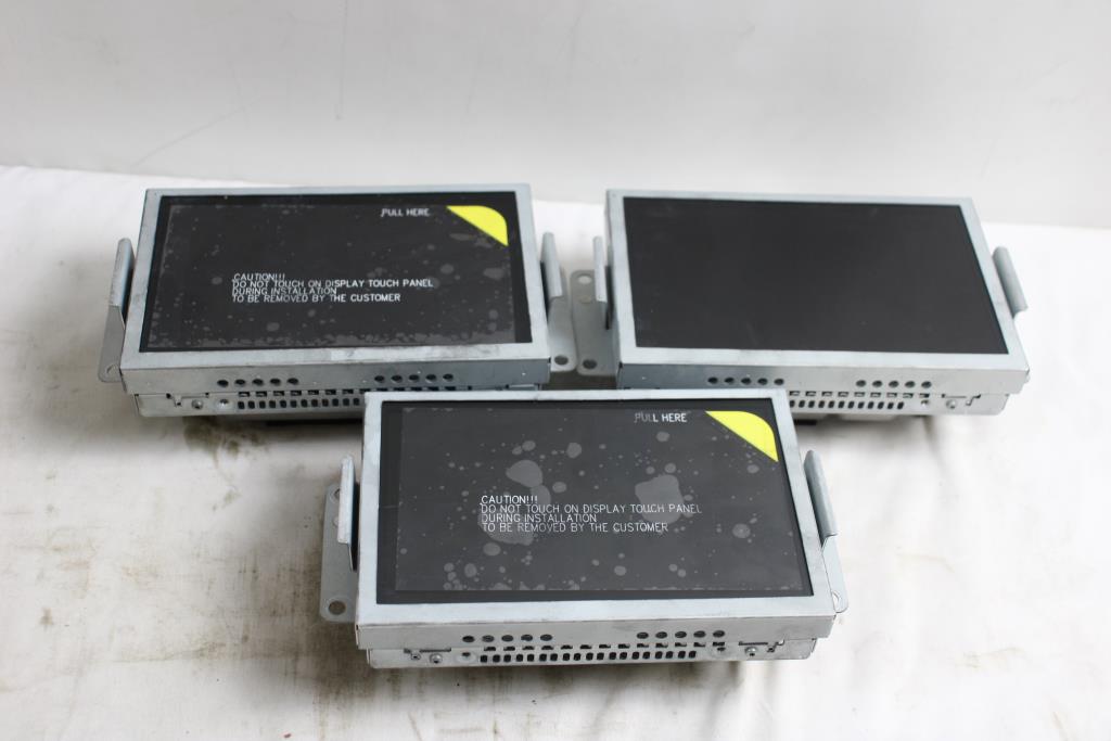 Fomoco Car Radios X5 | Property Room