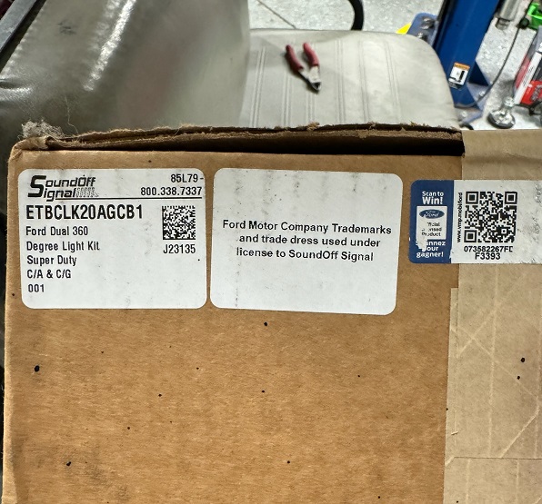 Ford Dual 360 Degree Light Kit (Orlando, FL 32811) | Property Room