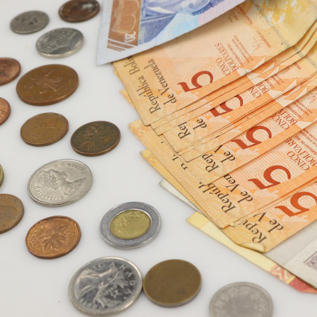 Foreign And US Currency, 35+ Pieces | Property Room