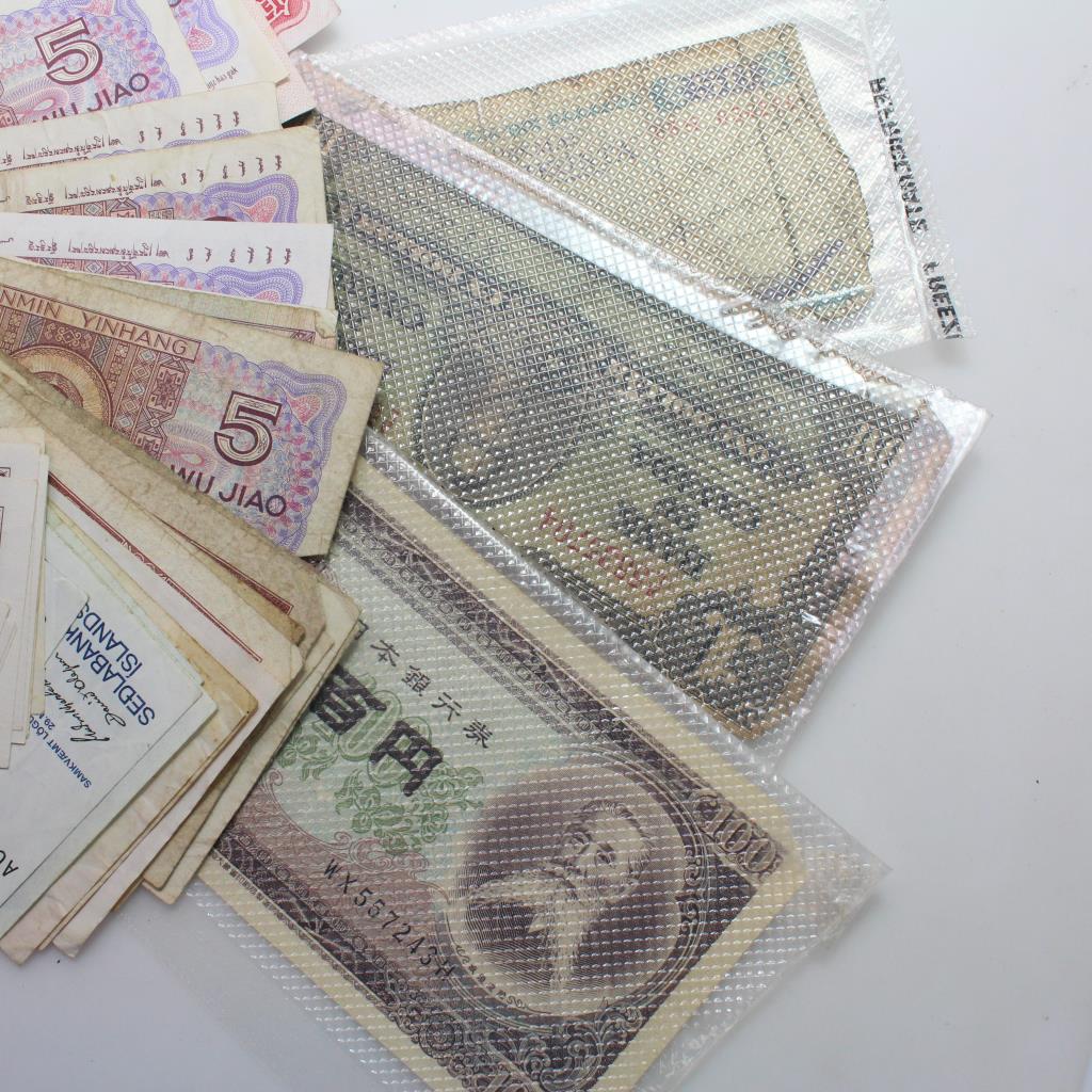 Foreign Currency, 100 Pieces | Property Room