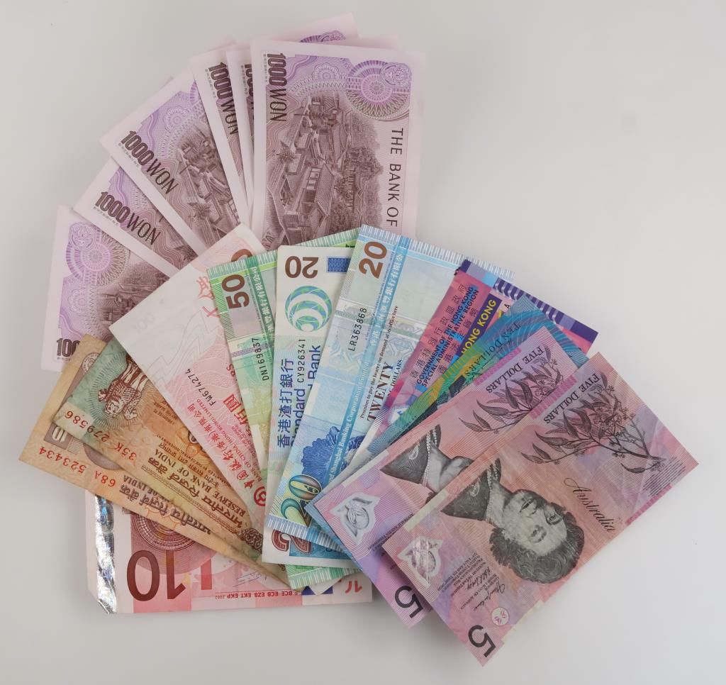 Foreign Currency, 17 Pieces | Property Room