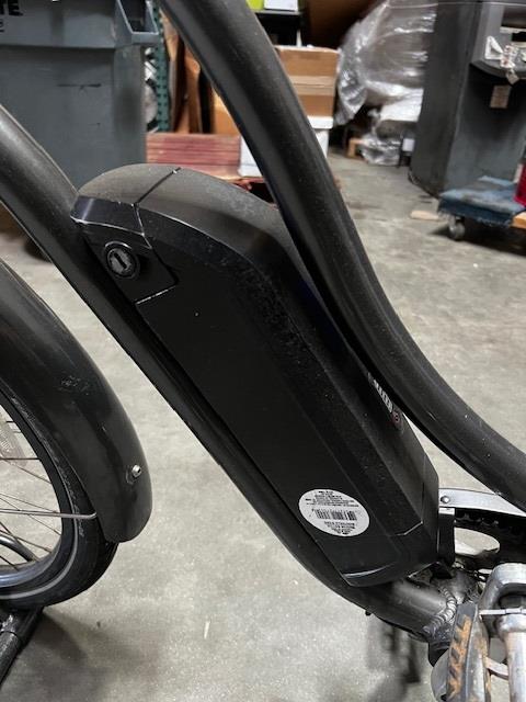 Fuji 26 Inch Beach Cruiser E-Bike | Property Room