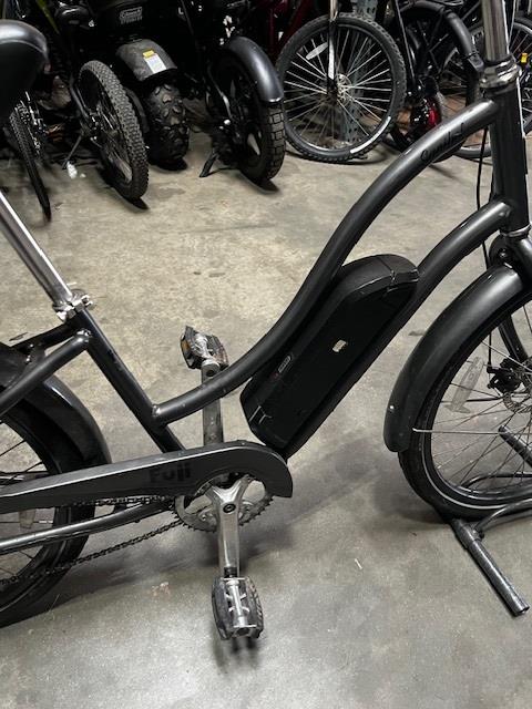 Fuji 26 Inch Beach Cruiser E-Bike | Property Room
