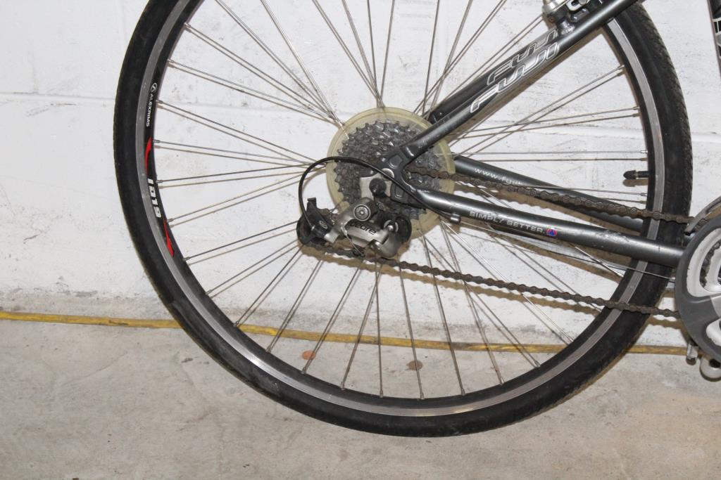 Fuji Del Rey Hybrid Bike | Property Room