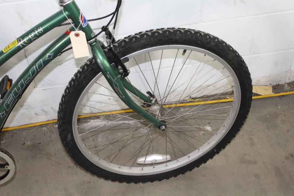 Fuji Regis Hybrid Bike | Property Room