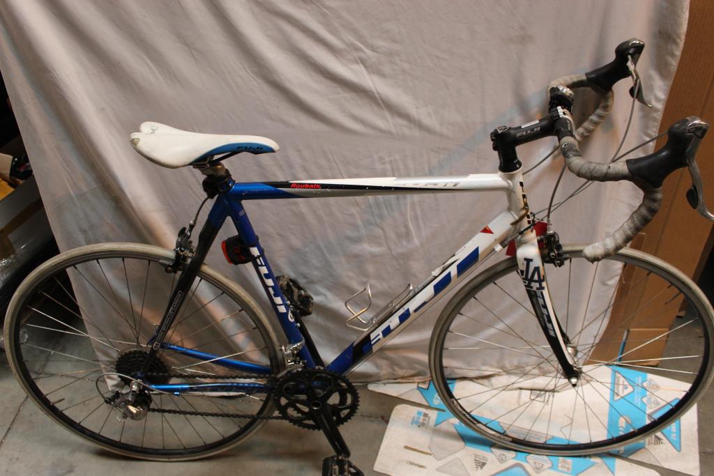 Fuji Roubaix High Modulus Carbon Road Bike | Property Room