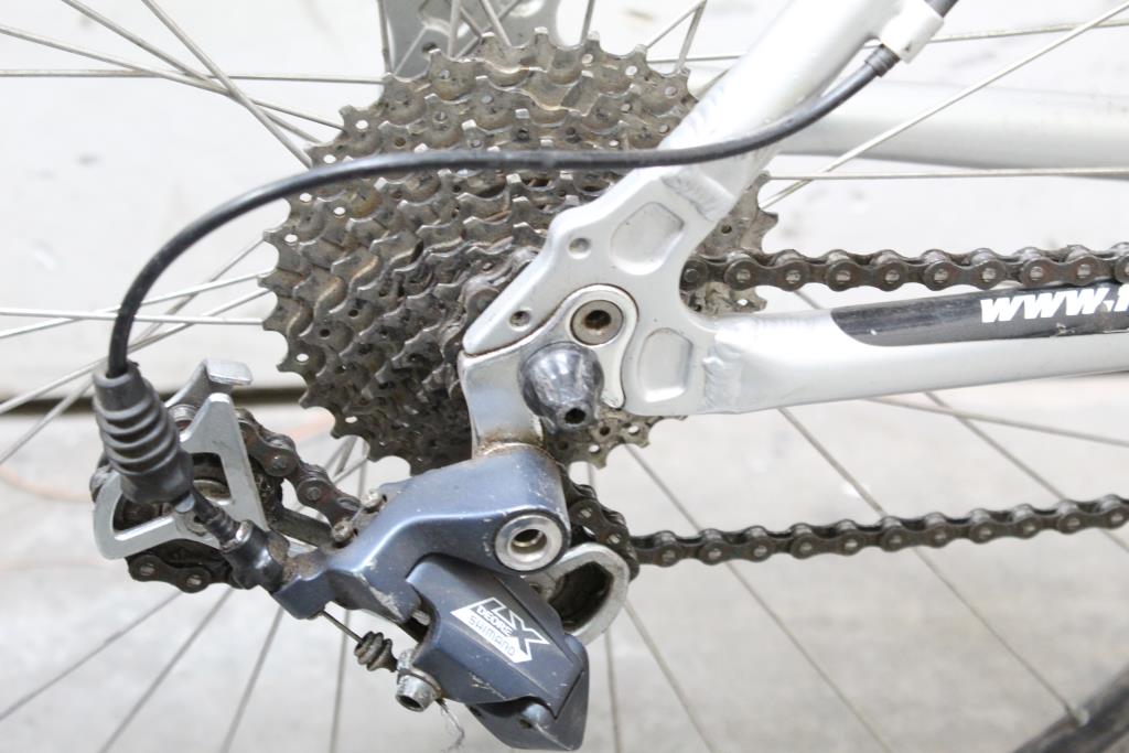 Fuji Suncrest Mountain Bike | Property Room