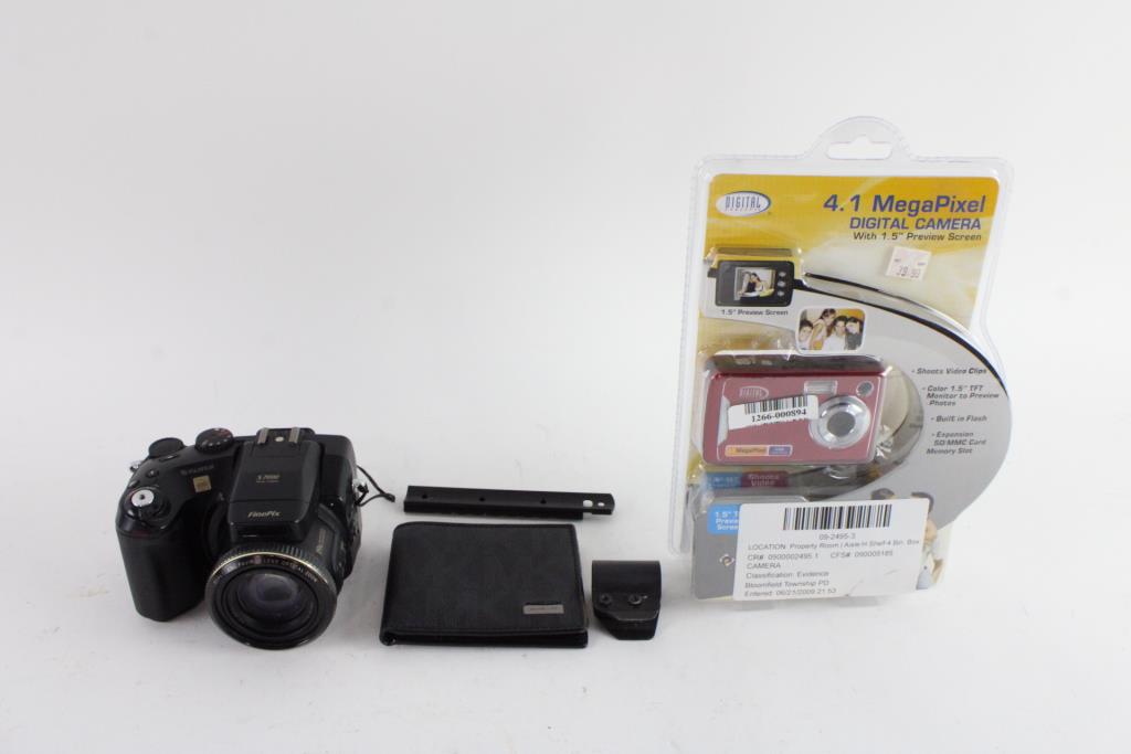 Fujifilm, Digital Concepts Digital Cameras 2+ Pieces | Property Room